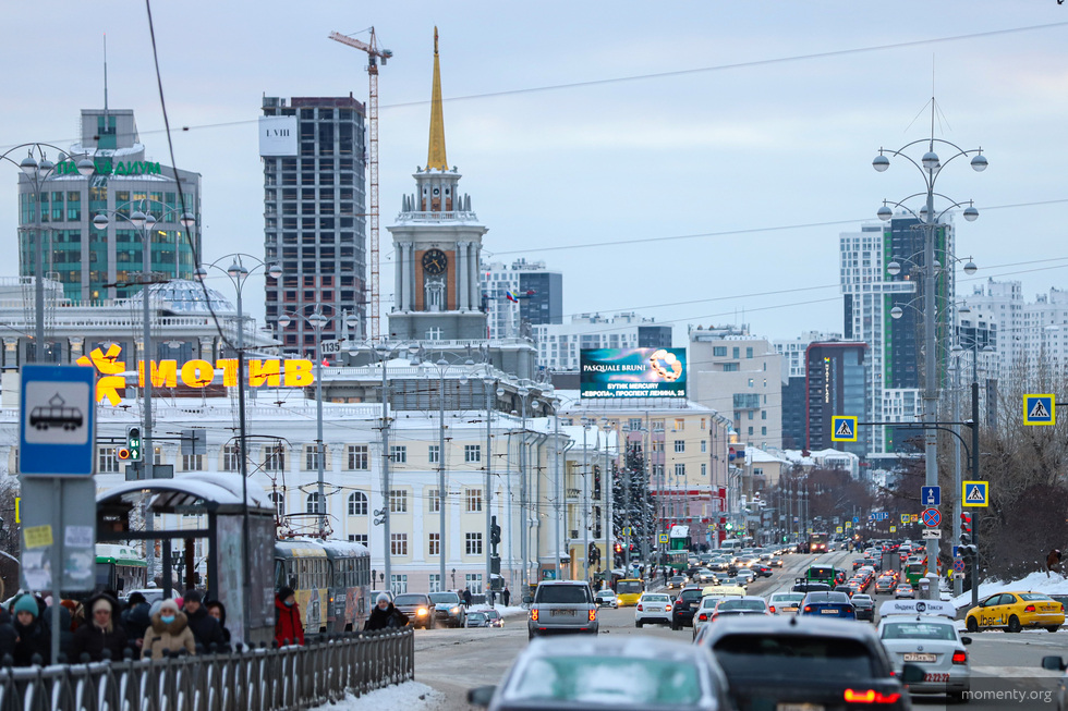 Екатеринбург встал в десятибалльные пробки перед 23 февраля