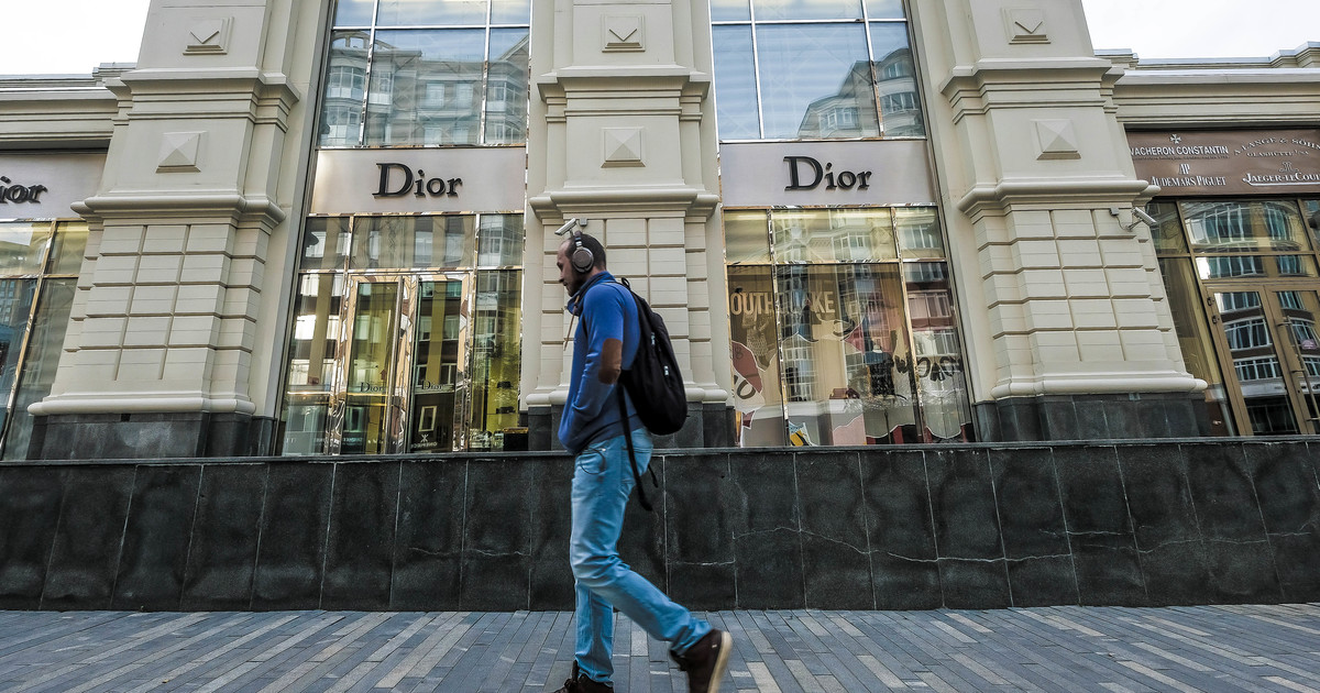 Мировые бренды начали зарабатывать на молодых. Продажи Dior показали ...